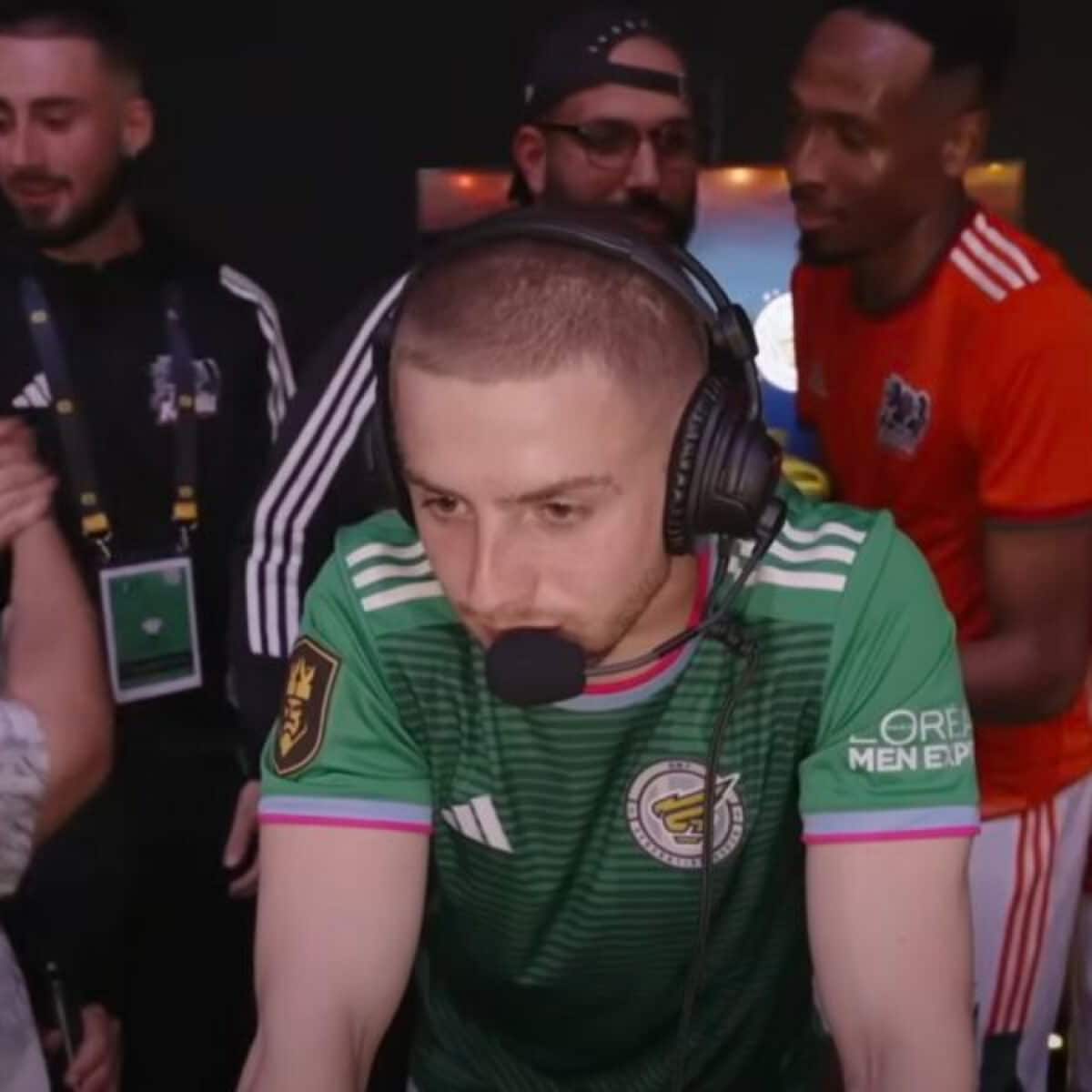 Michou s'associe à Candy'Up pour une collection streetwear inattendue